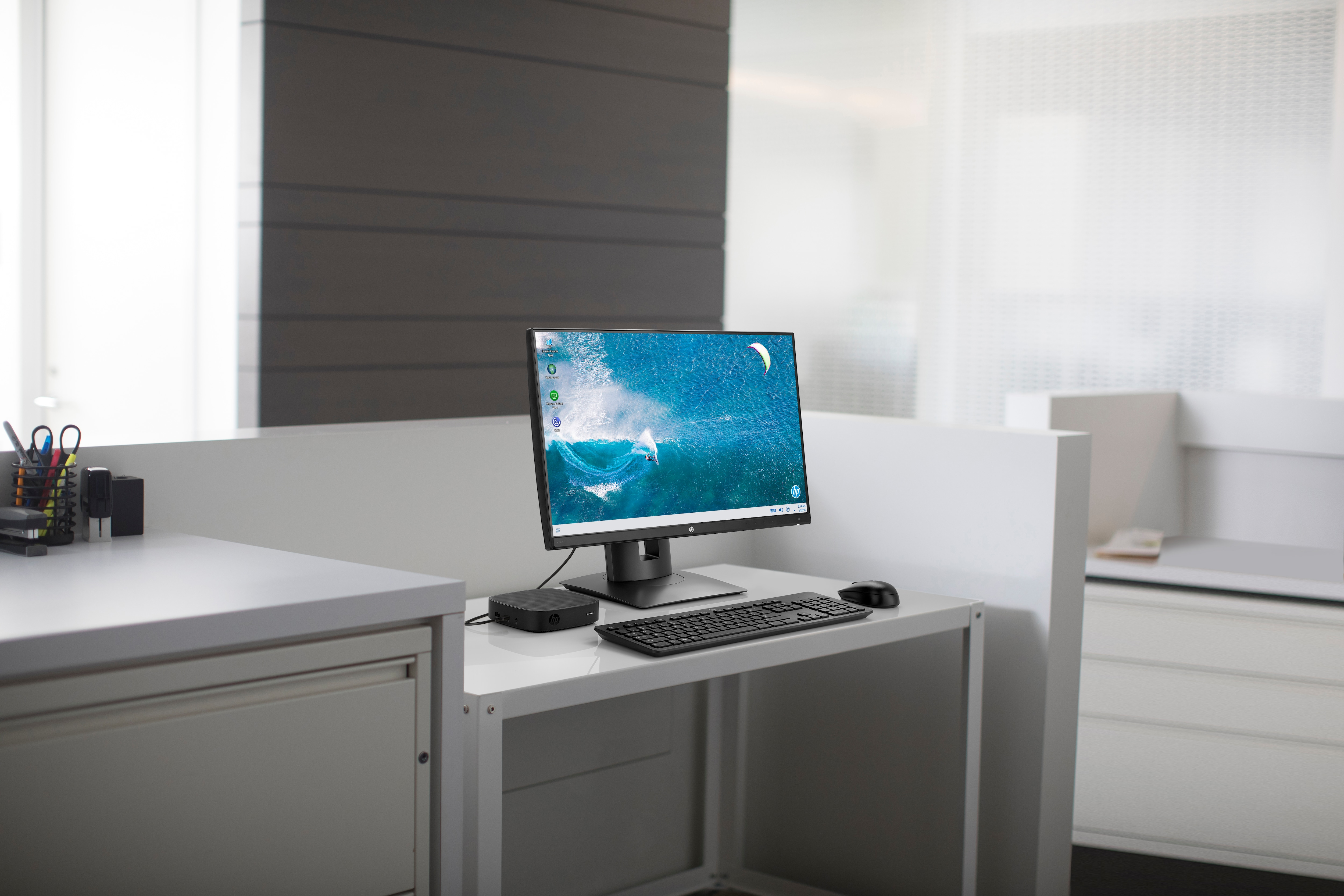 HP t430 Thin Client (2UE29AV) 1.1 GHz N4000 ThinPro 740 g Black